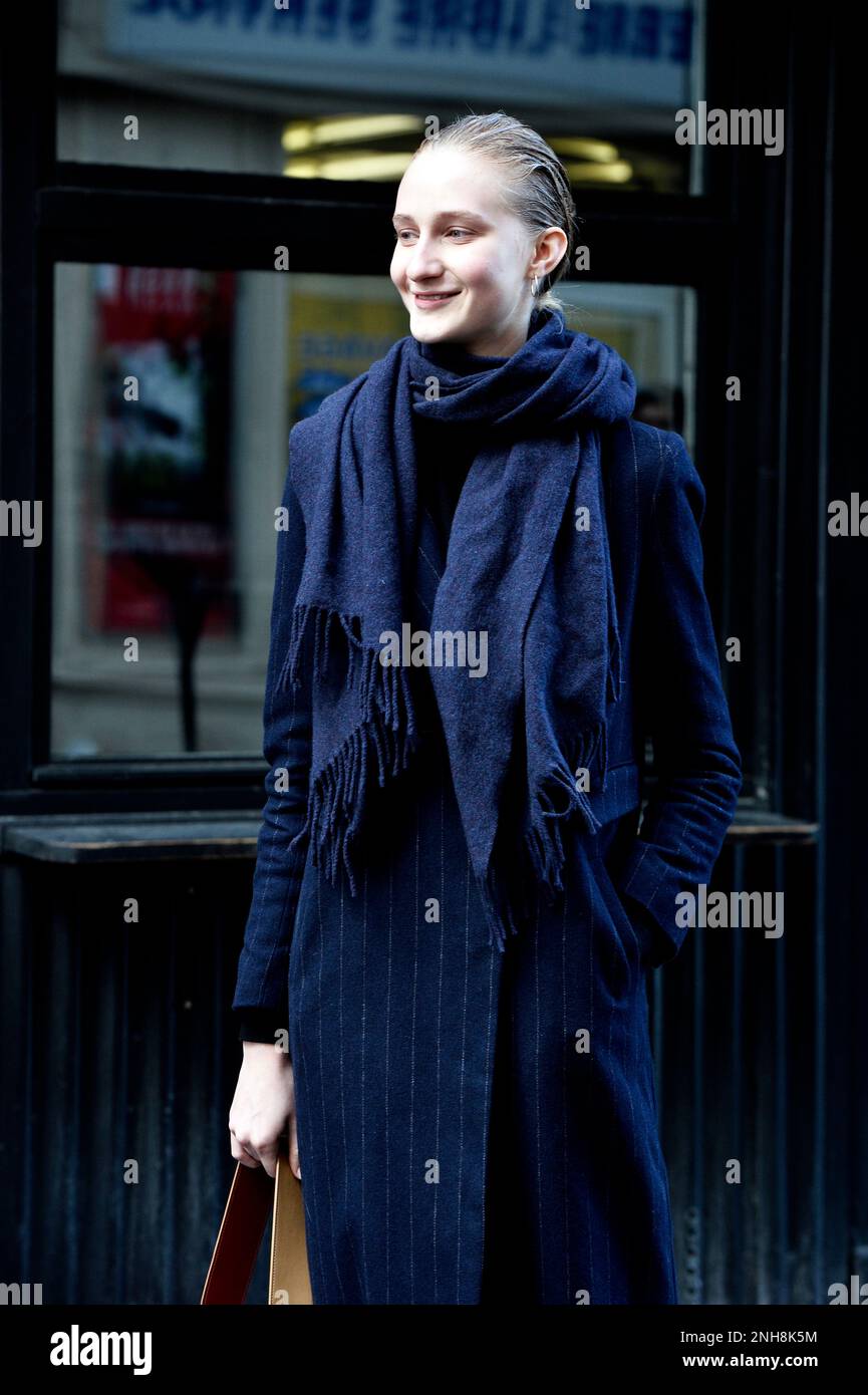 Model off duty at PFW - Street Style at Paris Fashion Week - Paris ...