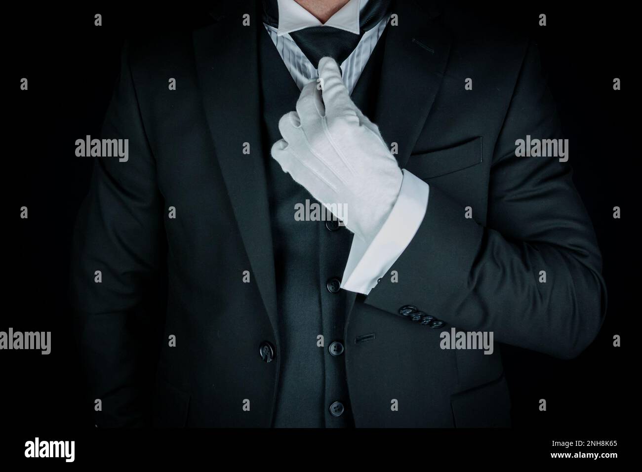 Concierge and businessman hi-res stock photography and images - Alamy