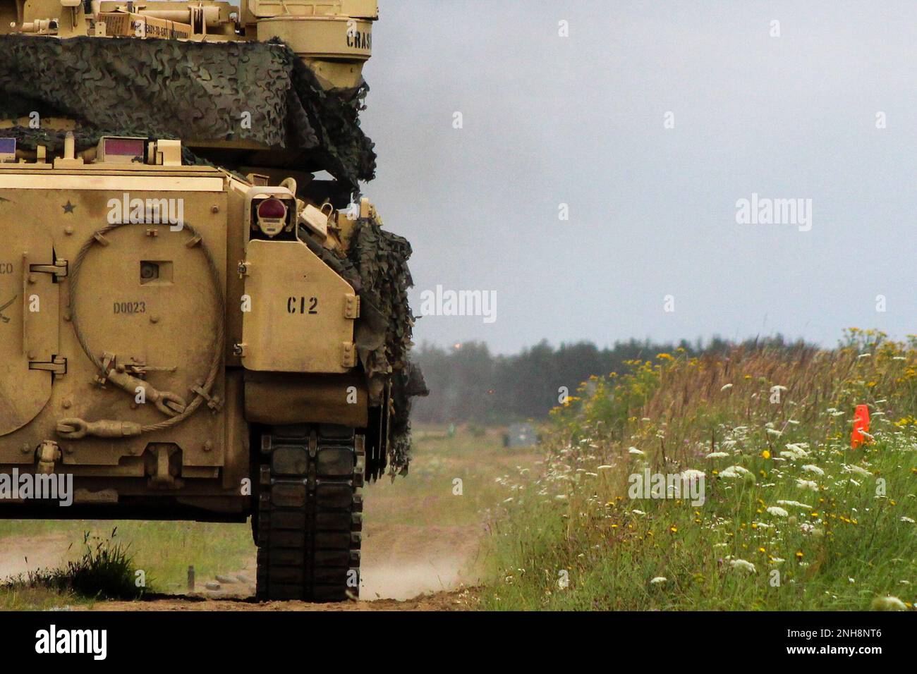 M242 bushmaster chain gun hi-res stock photography and images - Alamy