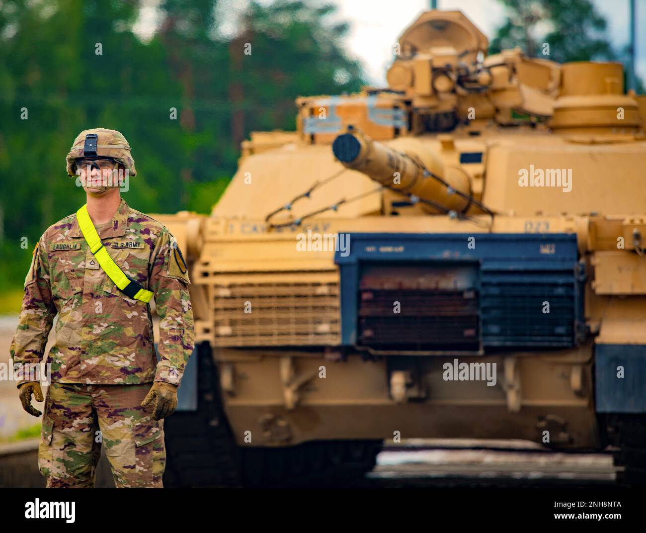 U.S. Army soldier assigned to the 3rd Armored Brigade Combat Team, 1st ...