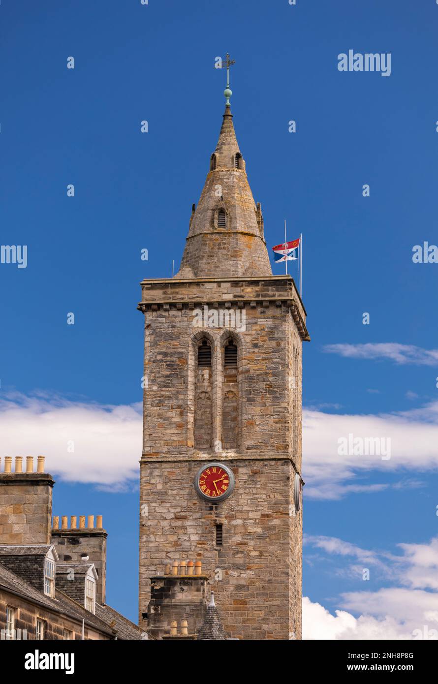 ST ANDREWS, SCOTLAND, EUROPE - Clock Tower, St Salvator's Chapel, St ...