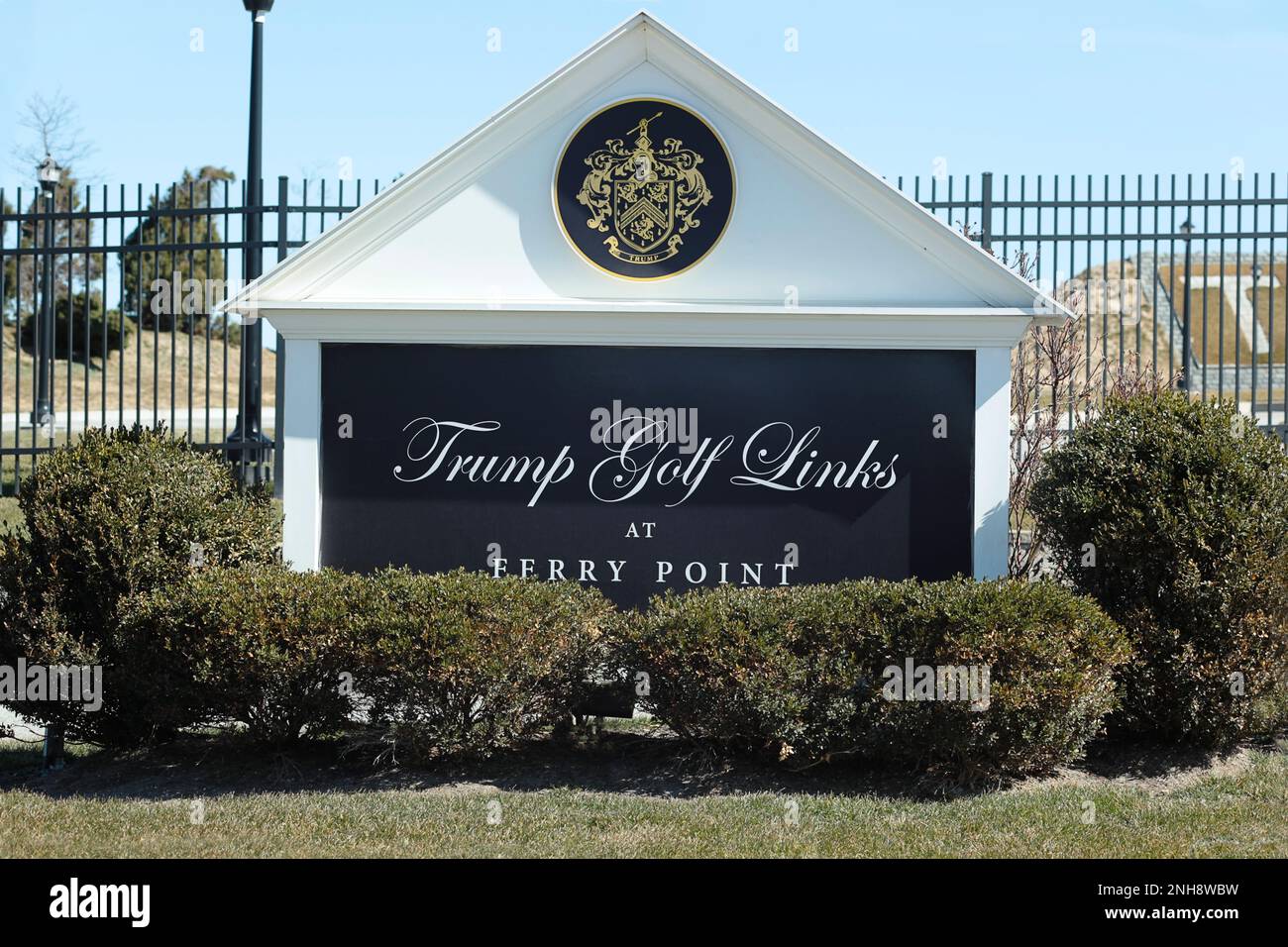 Trump links golf new york hi-res stock photography and images - Alamy