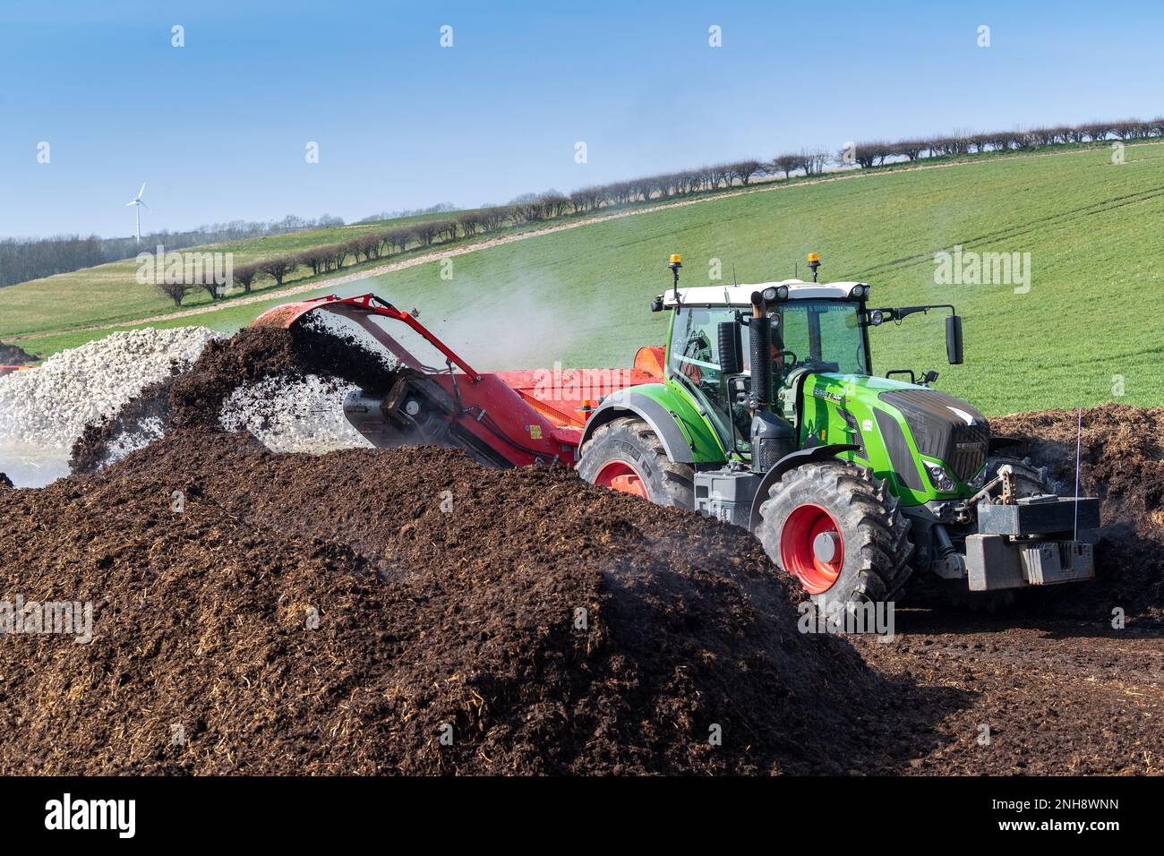 Fertilizer farming hi-res stock photography and images - Alamy