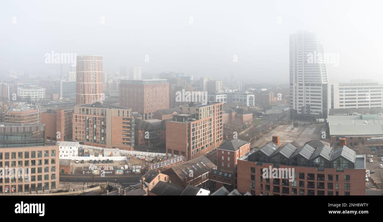 Modern skyscraper in fog hi-res stock photography and images - Alamy