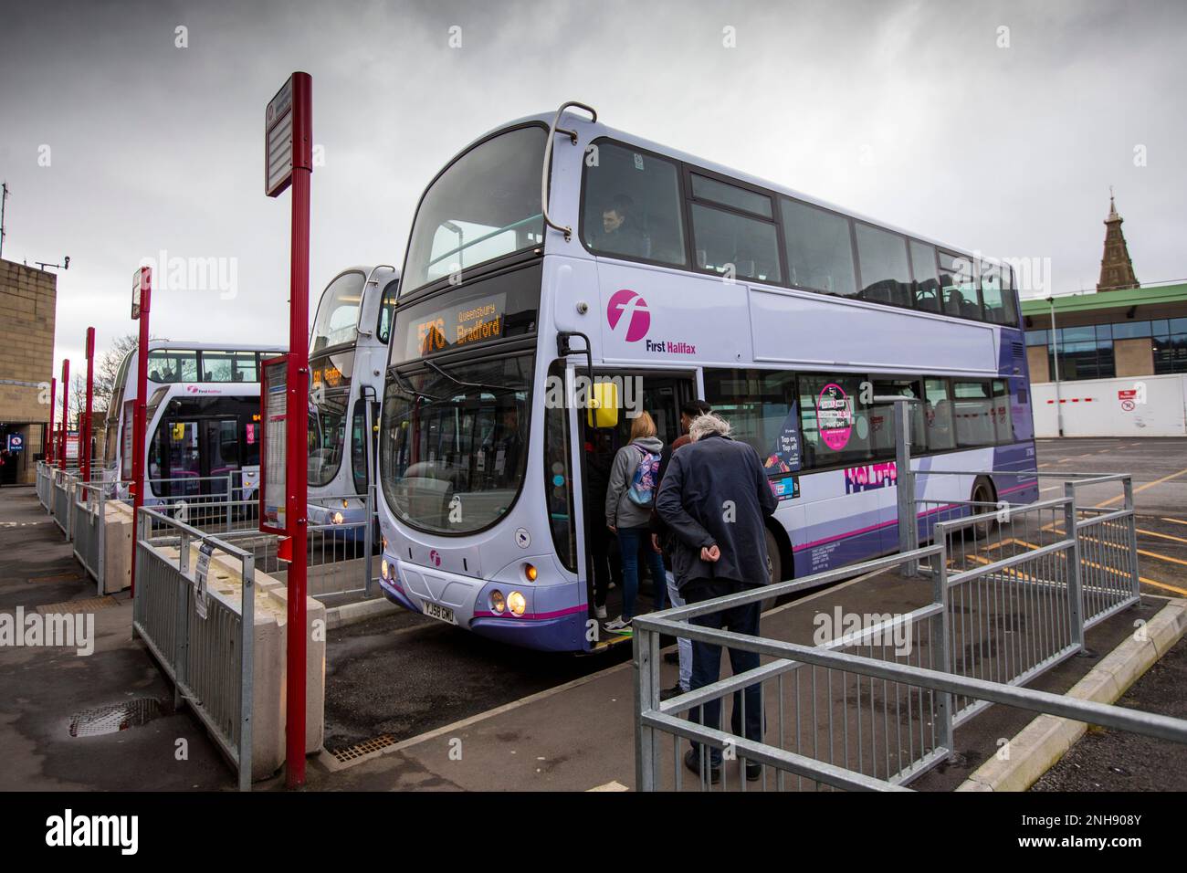 Transdev buses hi-res stock photography and images - Alamy