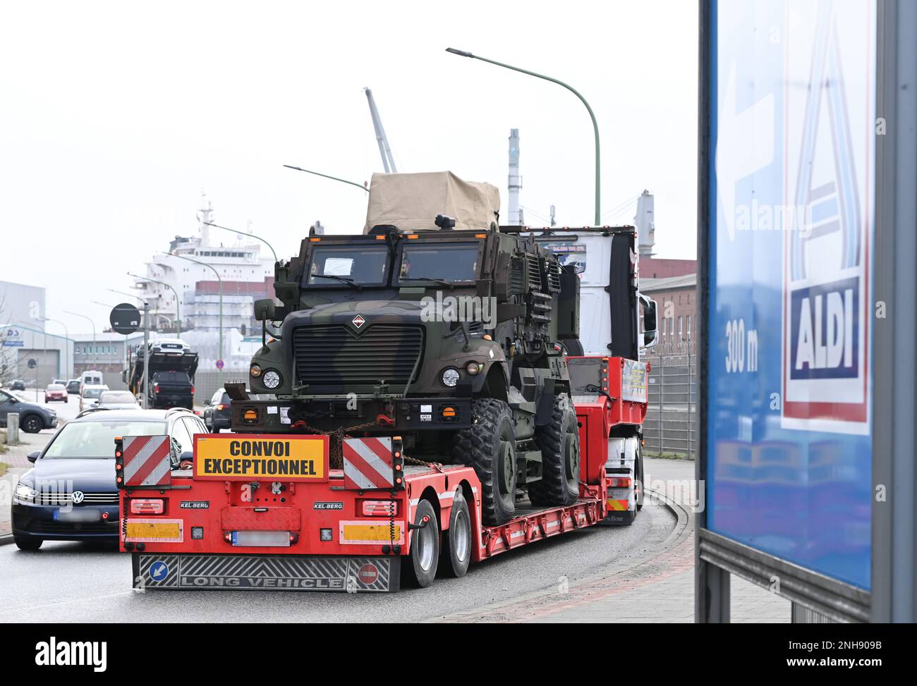 Bremerhaven, Germany. 21st Feb, 2023. A freight forwarder transports ...