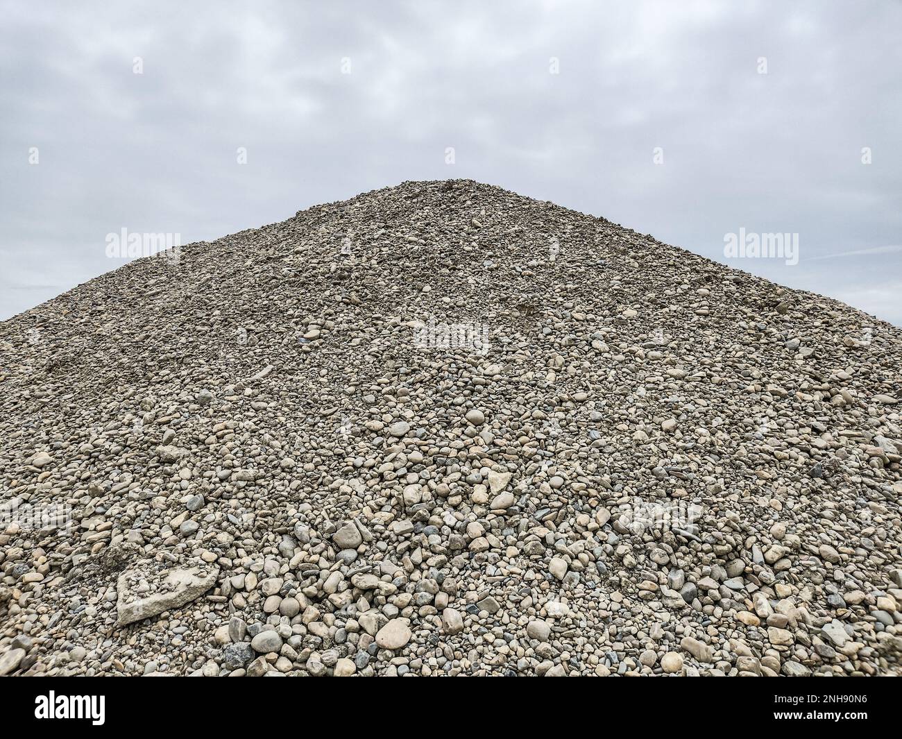 pile of gravel for construction Stock Photo - Alamy
