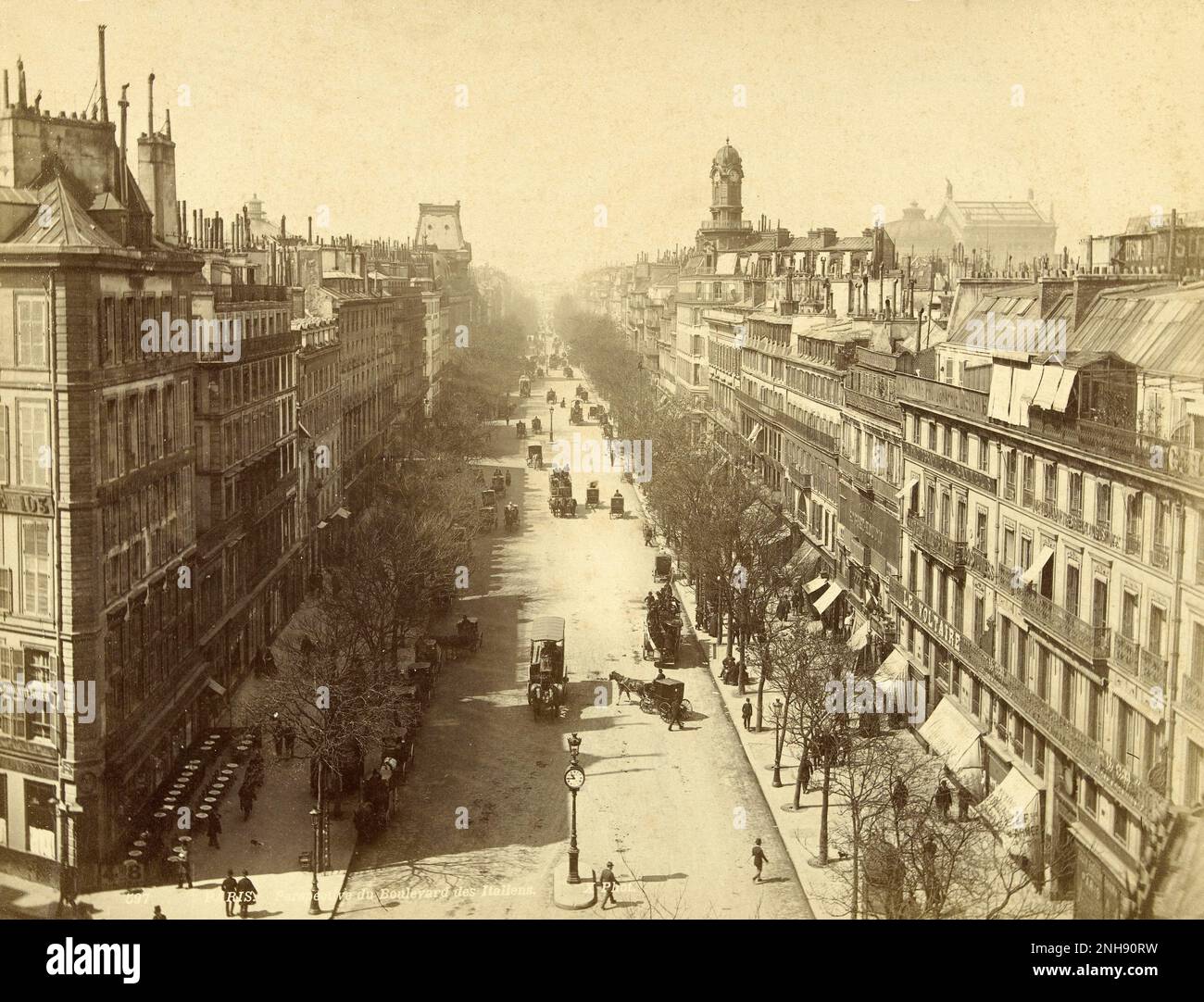 Paris boulevard 19th century hi-res stock photography and images - Alamy
