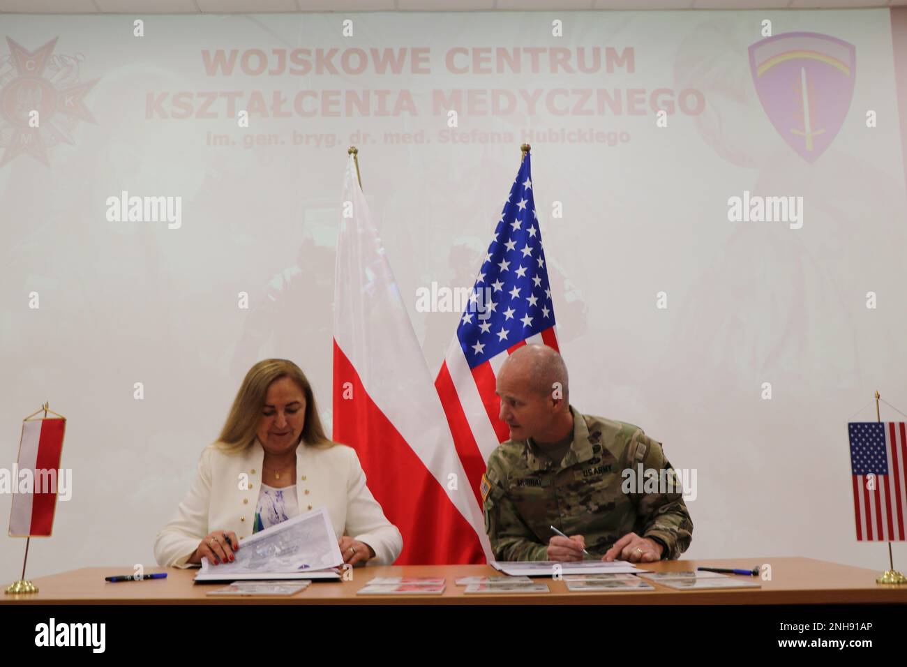 Polish Surgeon General Dr. Aurelia Ostrowska and U.S. Army Brig. Gen ...
