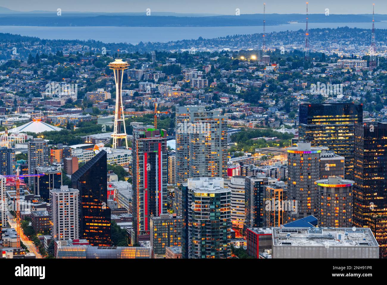 Aerial view seattle city skyline hi-res stock photography and images ...