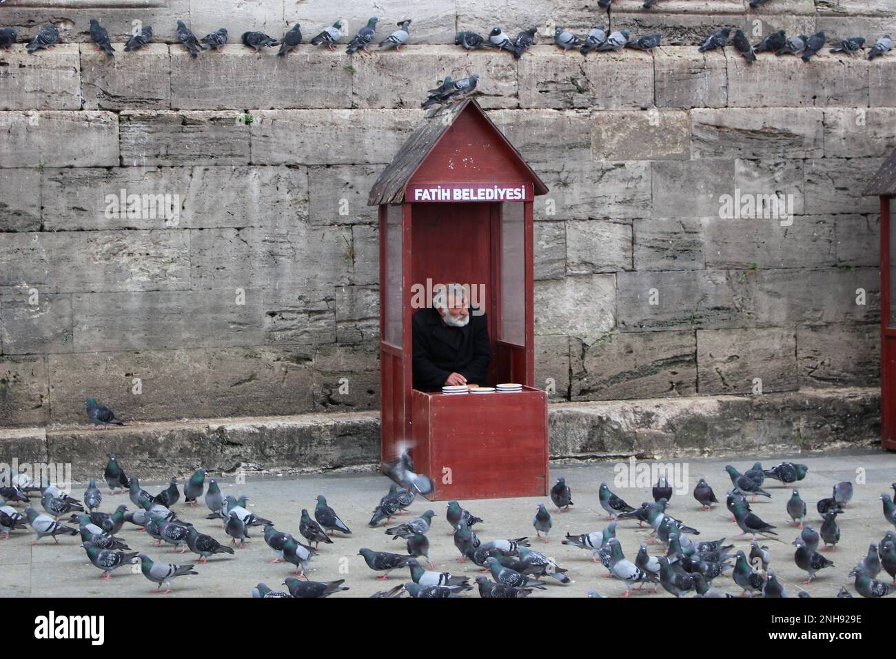 Man surrounded hi-res stock photography and images - Alamy