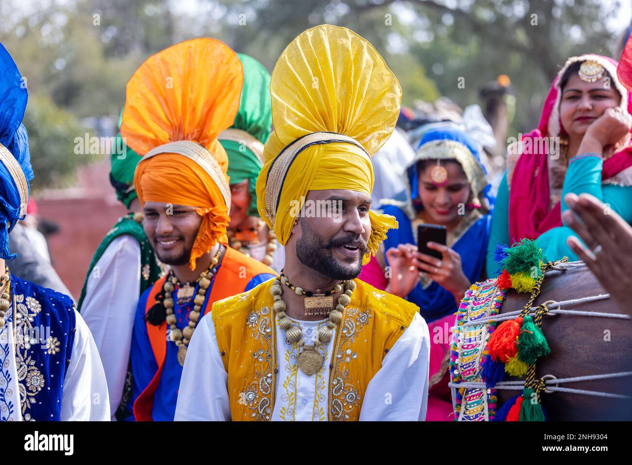 Punjabi Bhangra, Portrait of young sikh male in traditional punjabi ...