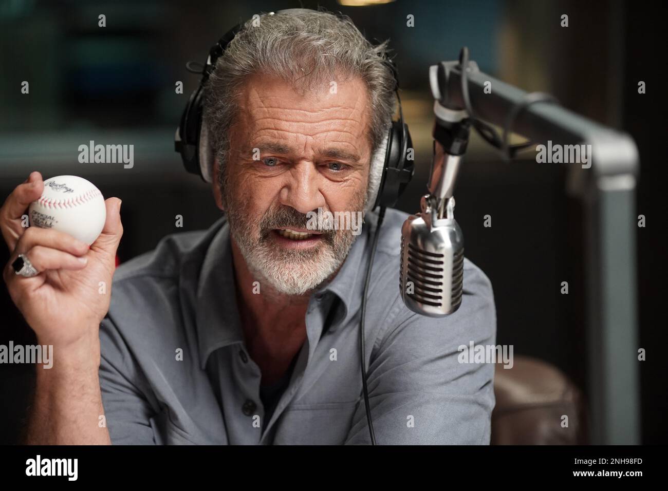 On the Line film Mel Gibson Stock Photo - Alamy