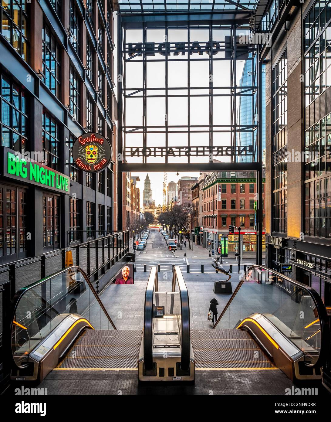 Massachusetts bus station hi-res stock photography and images - Alamy