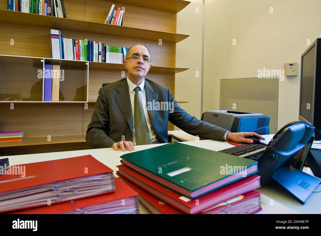 University rector hi-res stock photography and images - Alamy