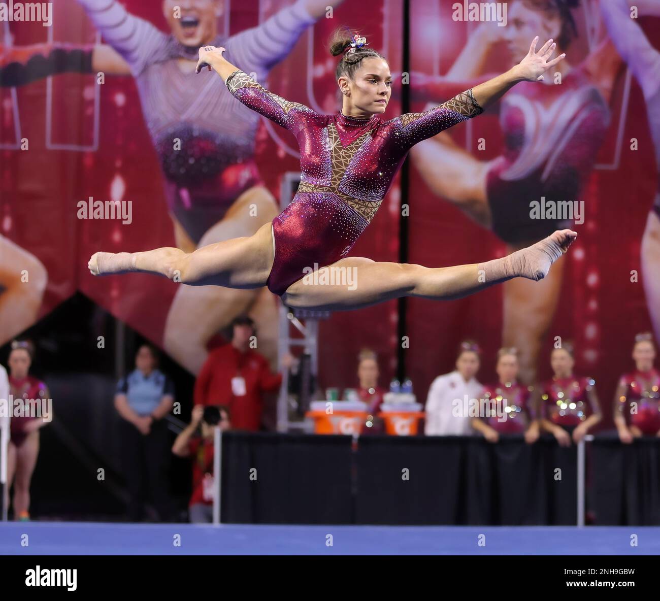February 3, 2023: Oklahoma's Jordan Bowers leaps into the air during ...