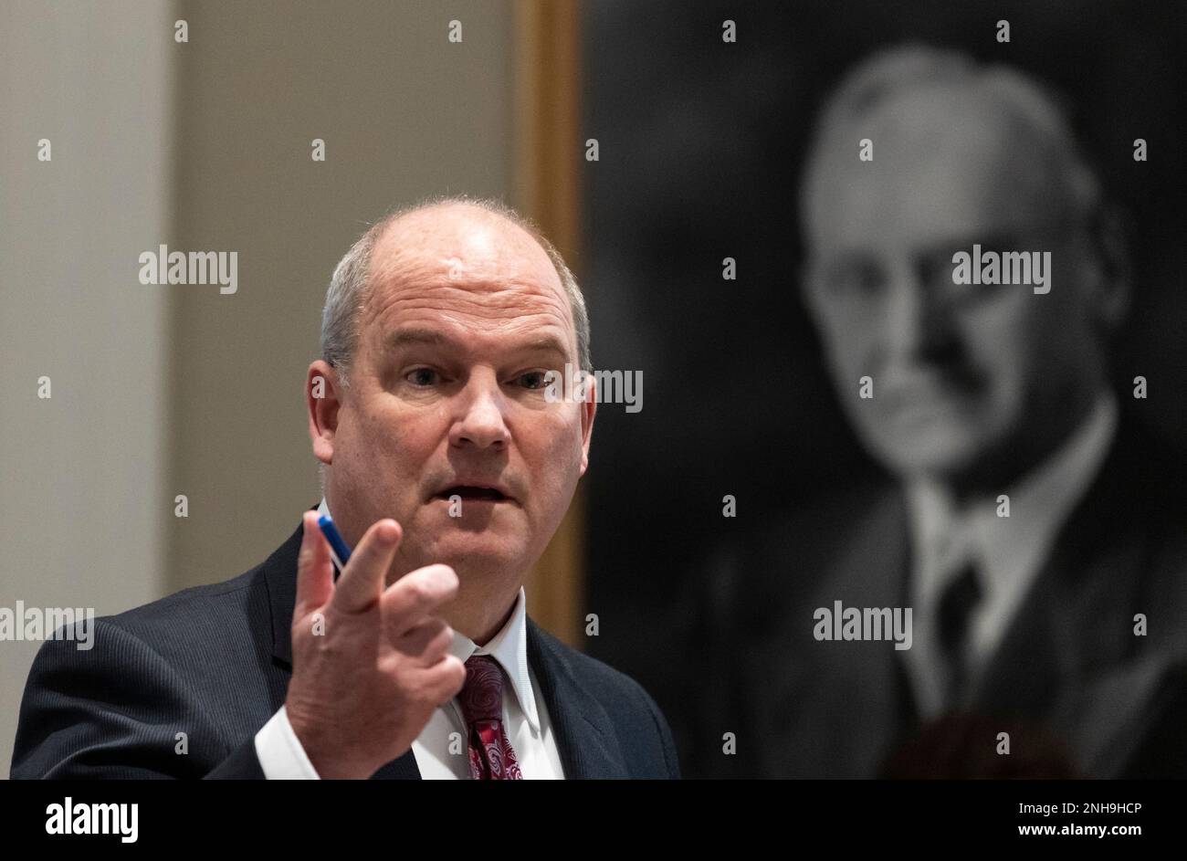 Defense attorney Jim Griffin questions firearms examiner Paul Greer ...