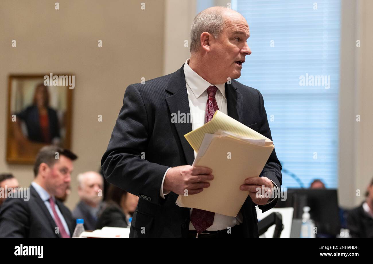 Defense attorney Jim Griffin questions firearms examiner Paul Greer ...