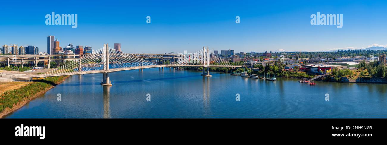 Portland, Oregon, USA skyline panorama on the Willamette River Stock ...
