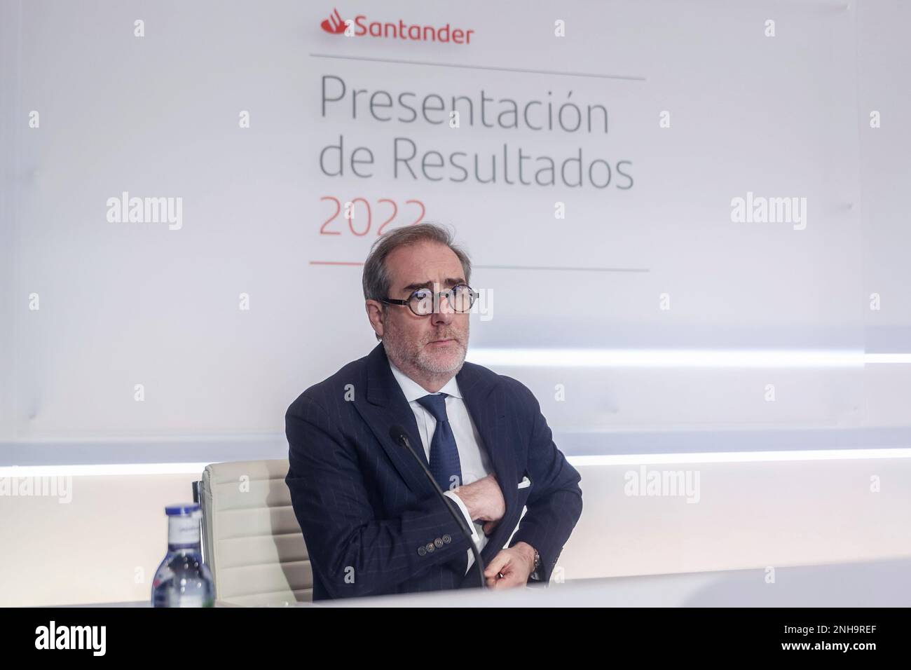 Banco Santander's CEO, Héctor Gris, during the presentation of 2022 ...