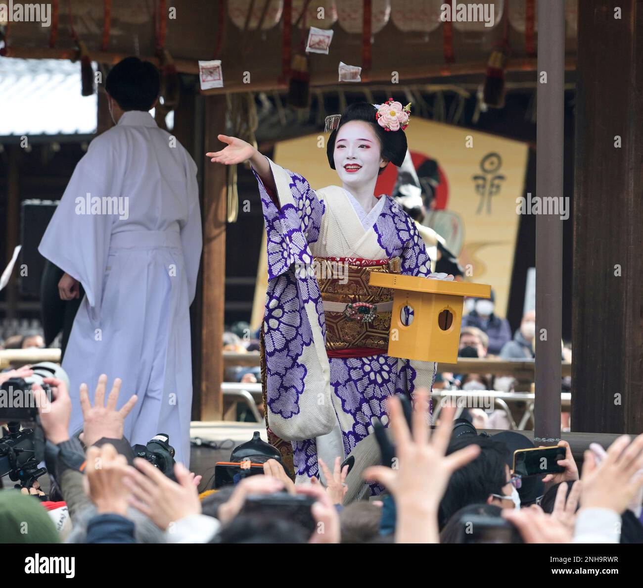Maiko (apprentice geisha) dressed in kimono (traditional Japanese cloth ...
