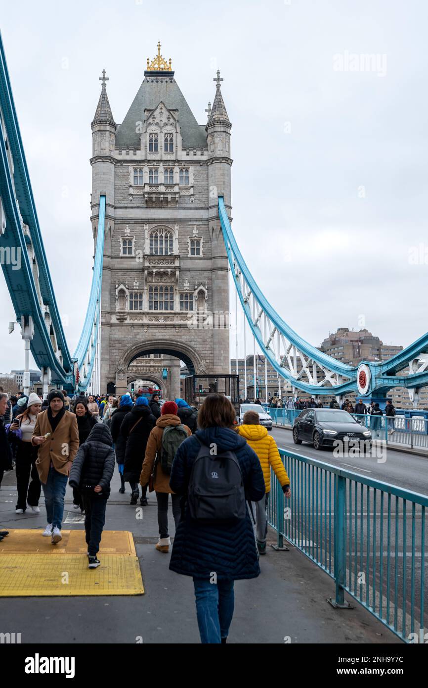tourist on tower bridge London Stock Photo - Alamy