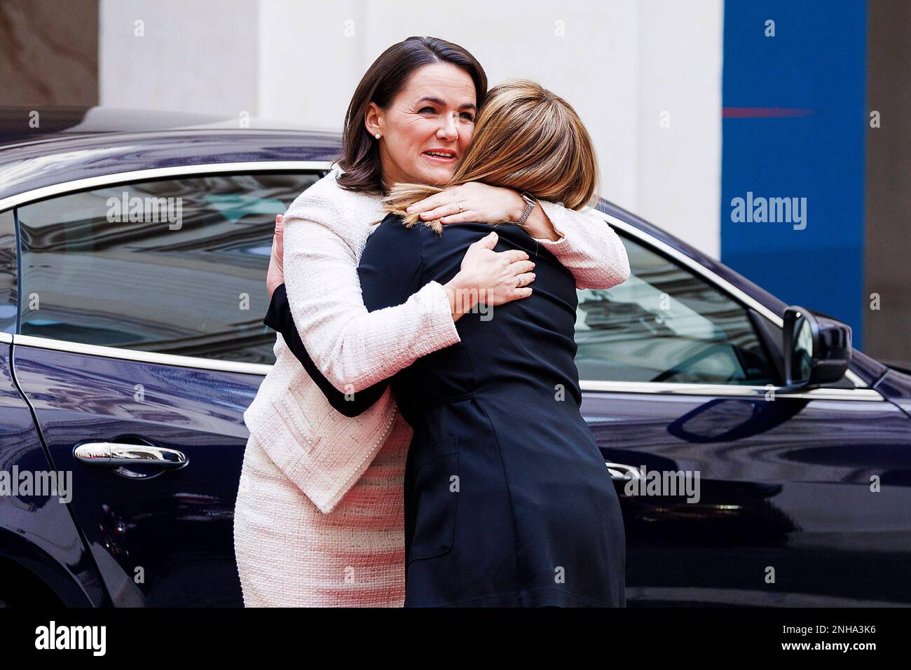 Italian Prime Minister Giorgia Meloni meets the President of the ...