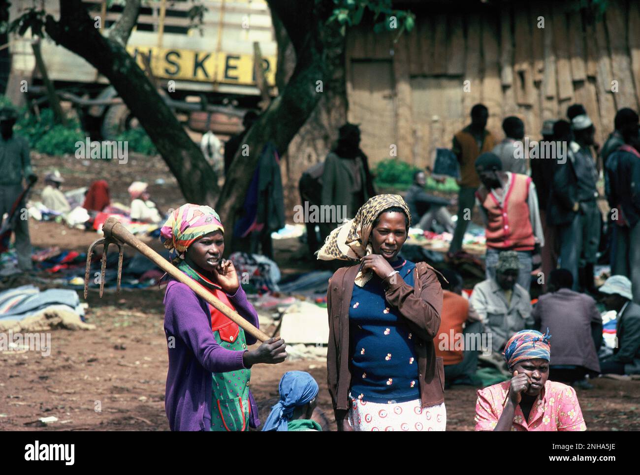 Kenya. Women & crowd outdoors in the street Stock Photo - Alamy