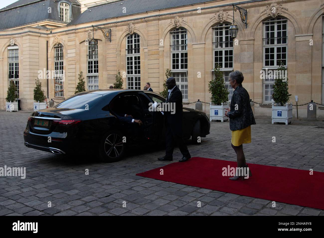 French Prime Minister Elisabeth Borne receives her Ivorian counterpart ...