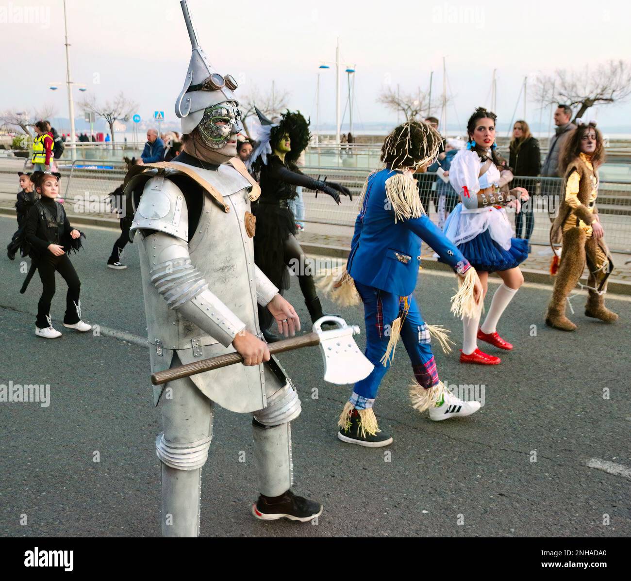 Wizard of oz costumes hi-res stock photography and images - Alamy