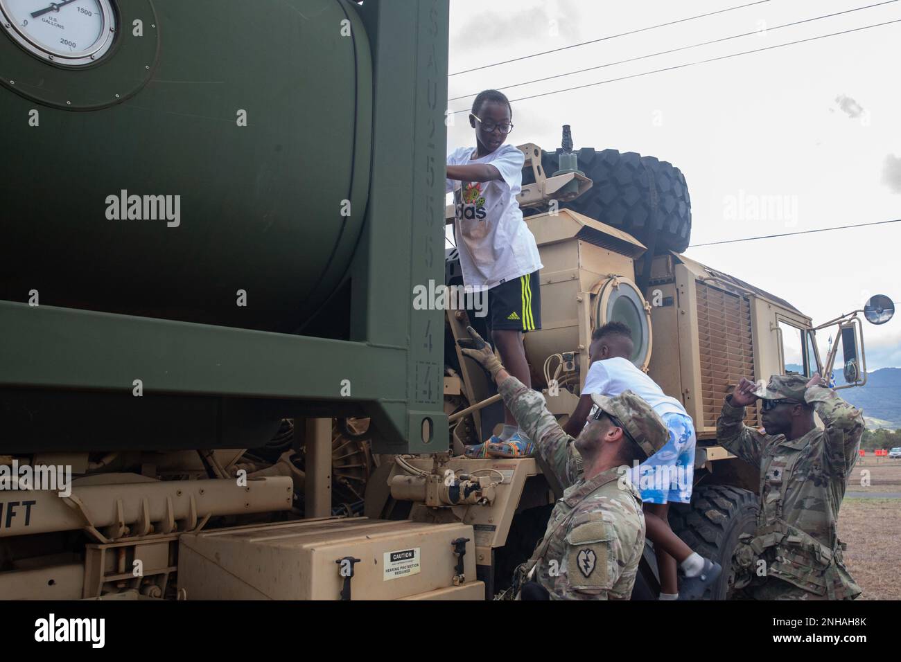 U.S. Army Soldiers assigned to the 325th Brigade Support Battalion ...