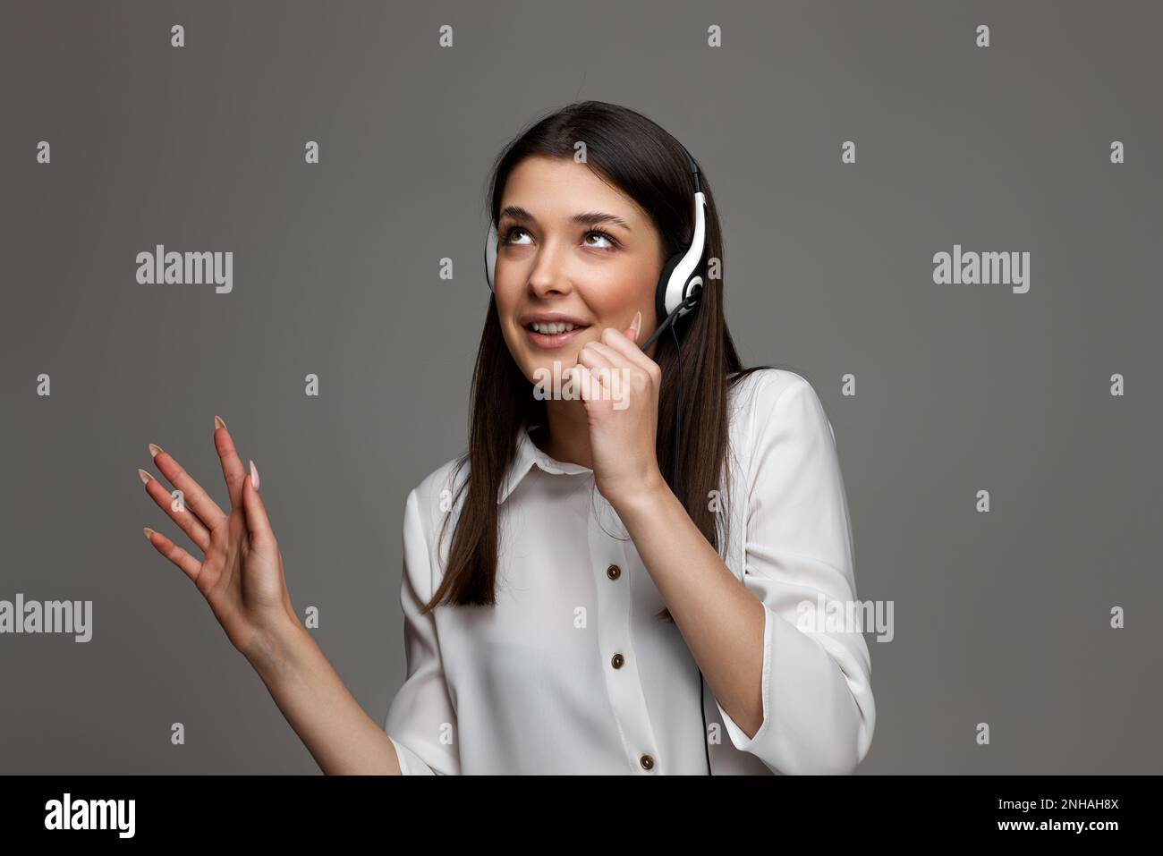 Friendly consultant hi-res stock photography and images - Alamy