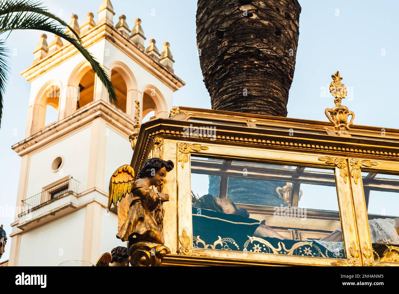 Easter procession in Badajoz and Our Lord Jesus Christ in repose (or ...