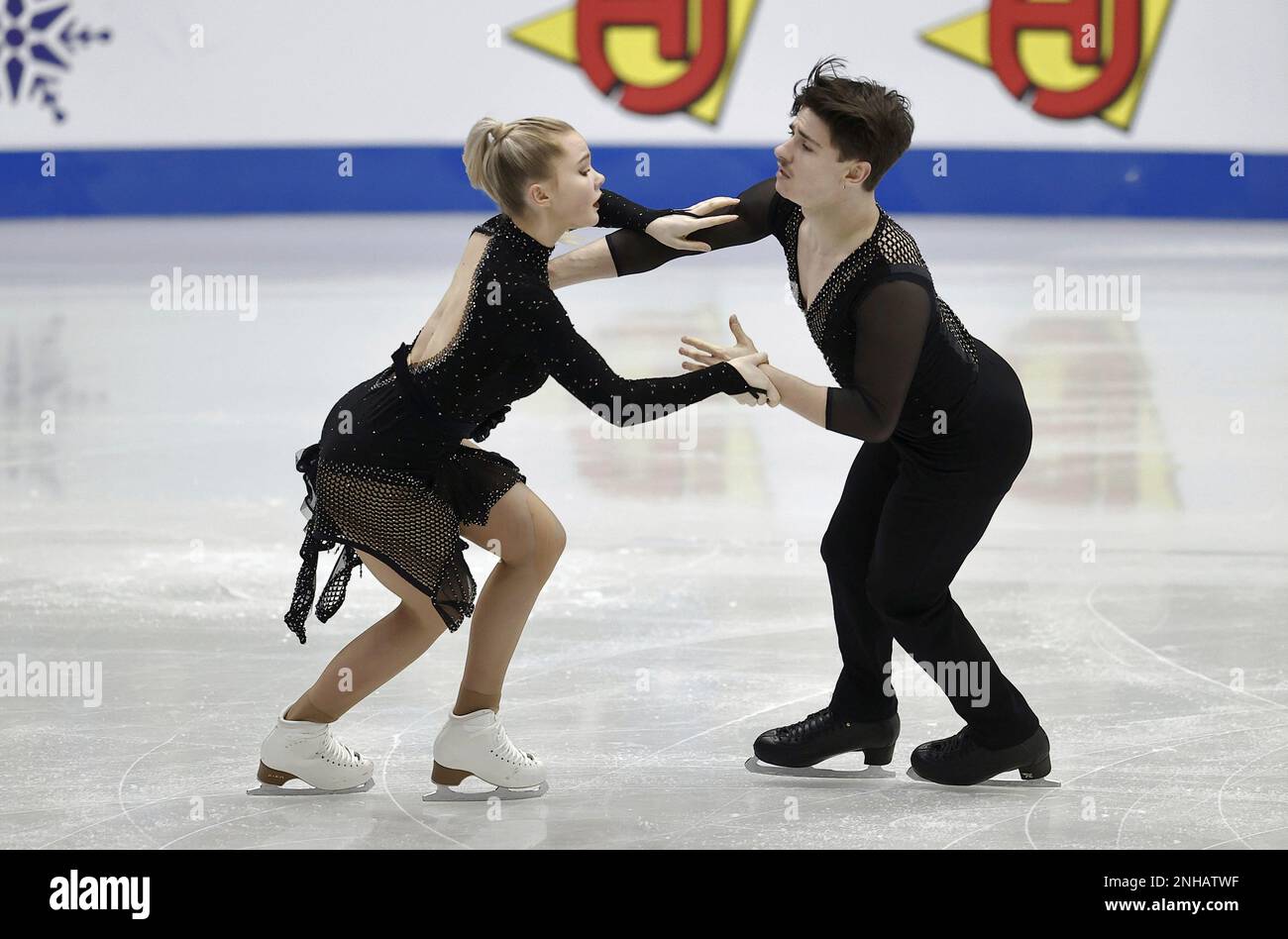 Loicia Demougeot and Theo le Mercier of France perform during the ice ...