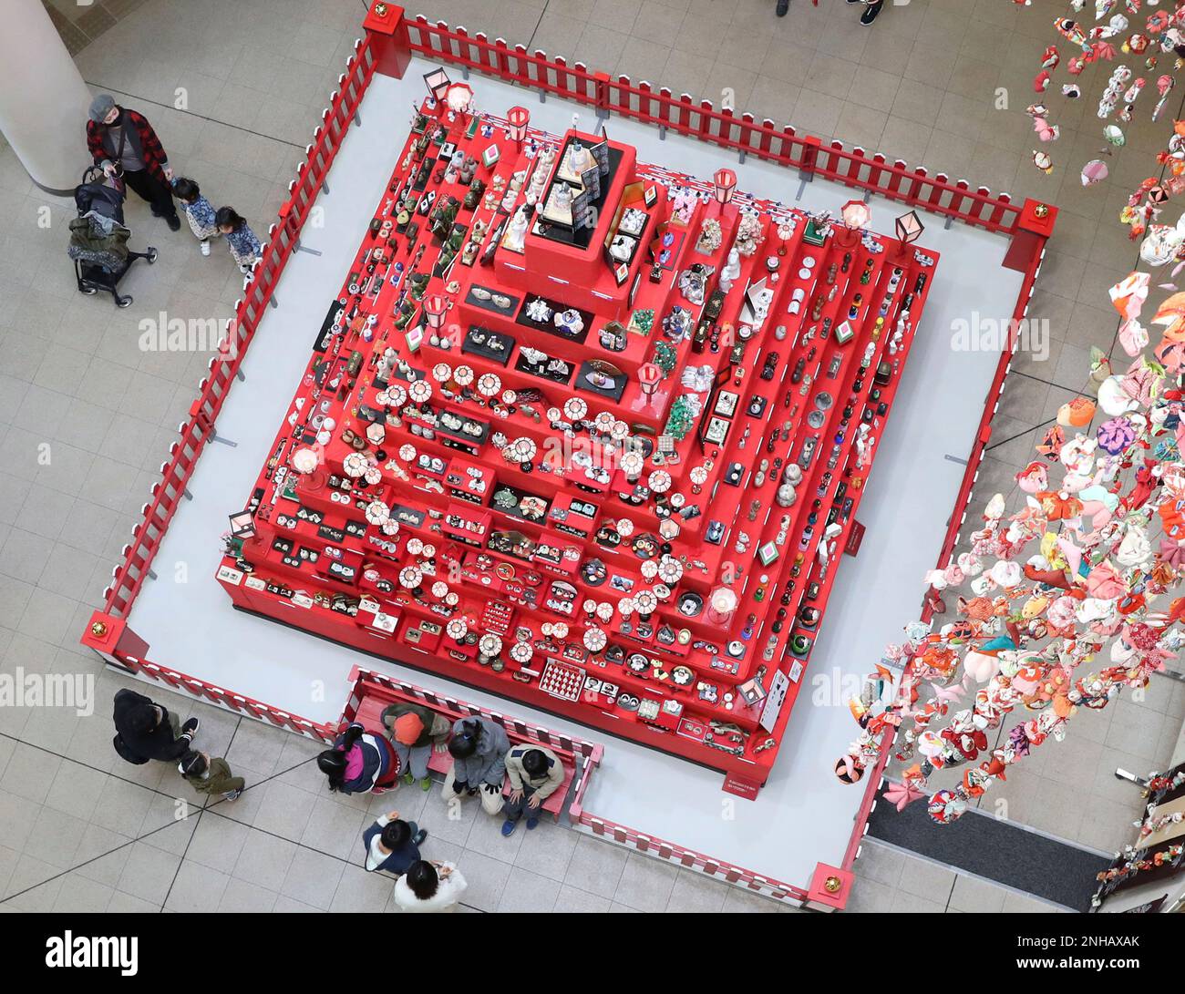 Four-meter-high Hinamid is displayed prior to Girl's Day on March 3rd ...