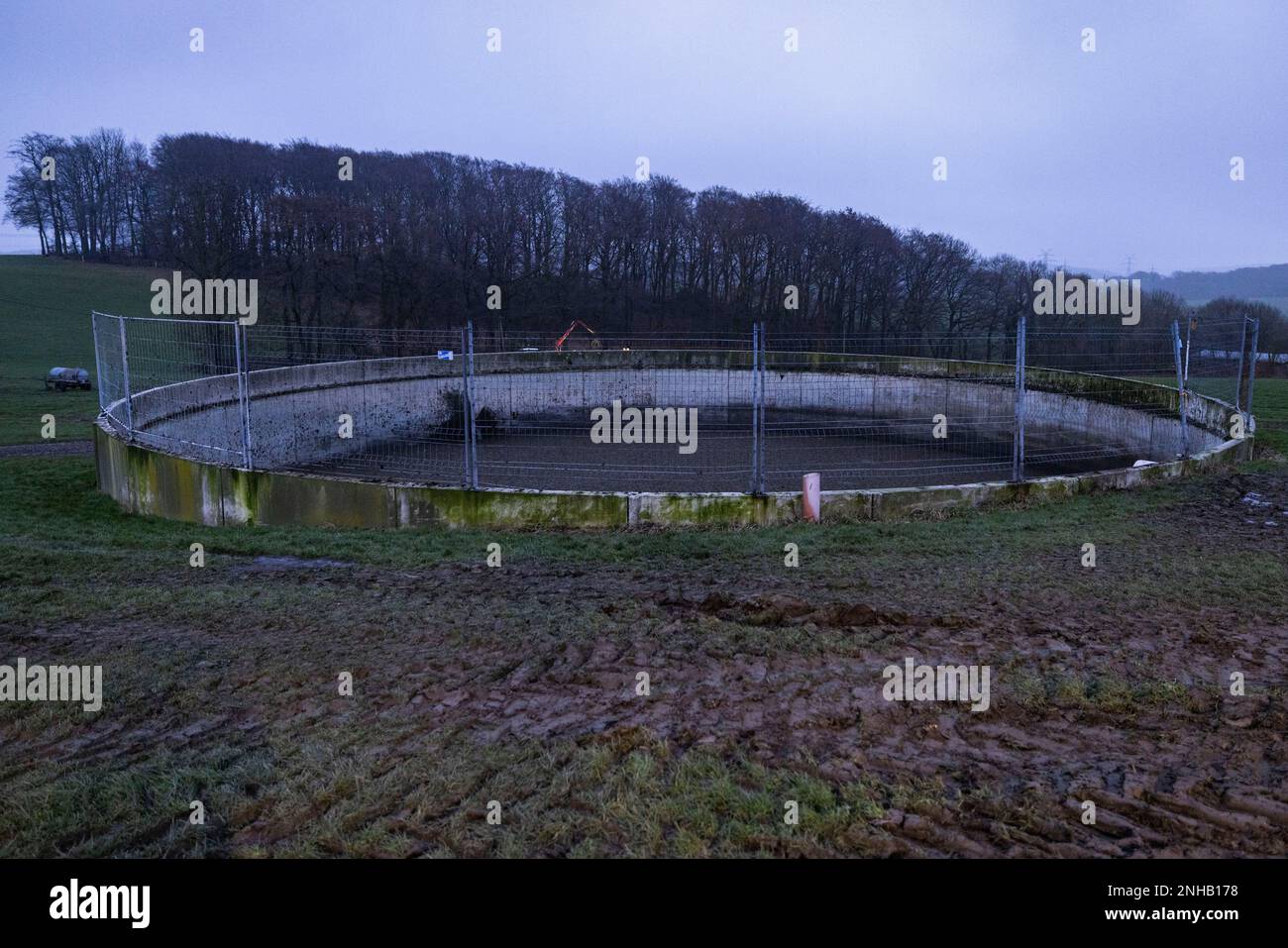 Leaked valve hi-res stock photography and images - Alamy