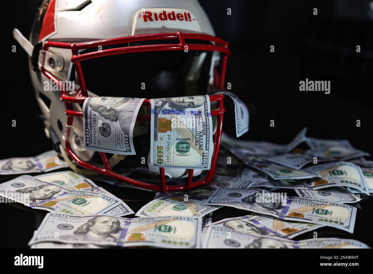 MG - Belo Horizonte - 01/26/2023 - SPORTS, DOLLAR - Dollar bills are ...