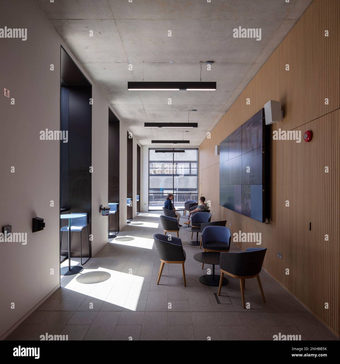 Reception / waiting area. Centenary Building, University of Southampton ...