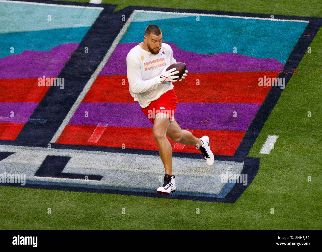 Kansas City Chiefs tight end Travis Kelce (87) makes a catch before the ...