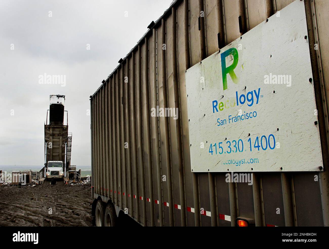 A San Francisco Recology truck waits in line to drop about 20 tons of ...