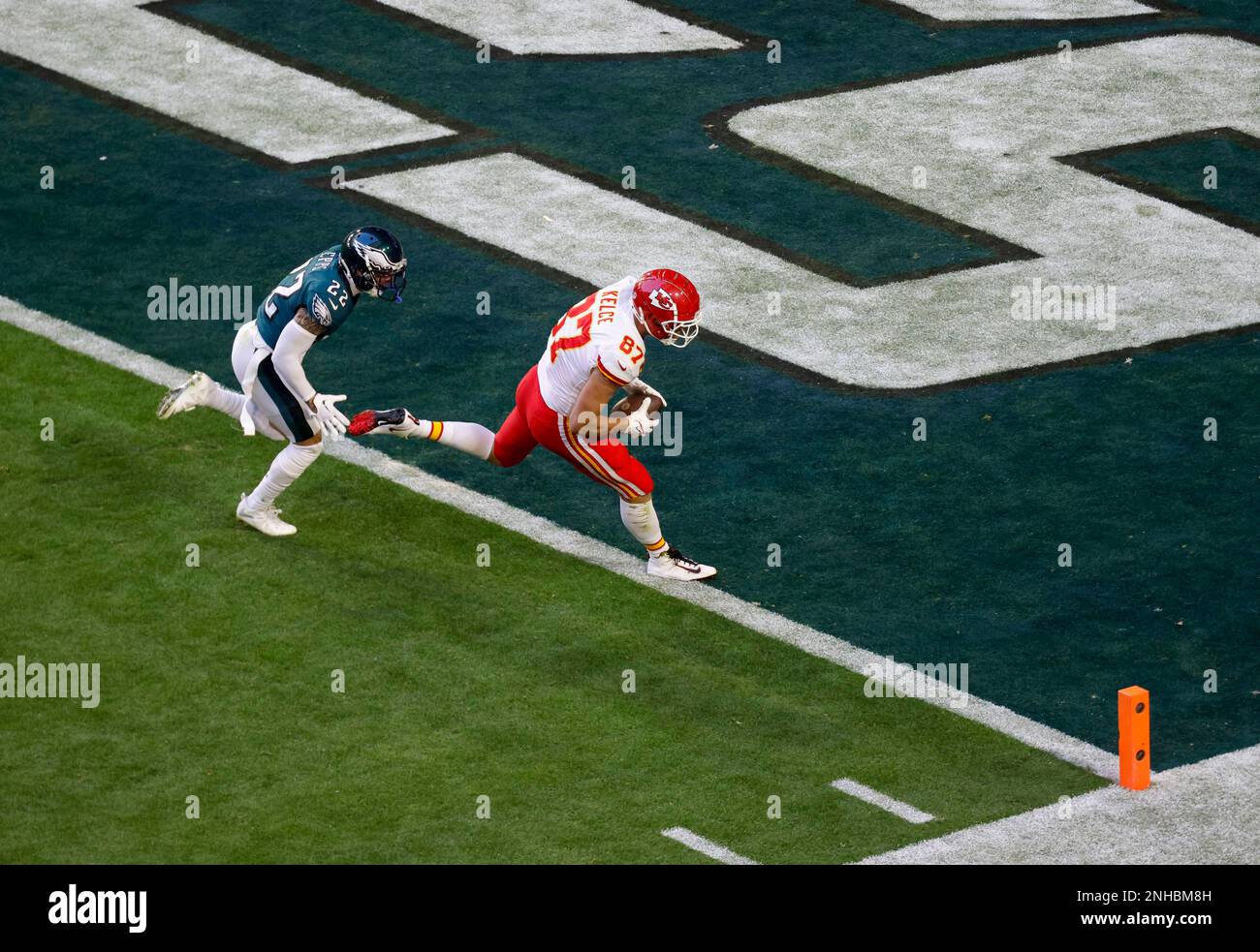 Kansas City Chiefs tight end Travis Kelce (87) makes a catch for a touchdown during Super Bowl ...
