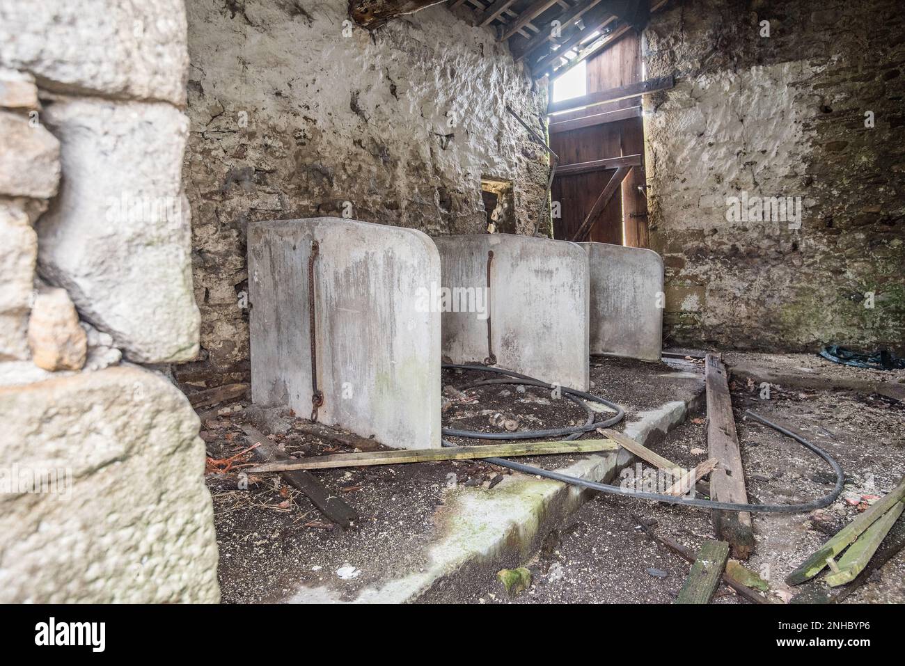 1836 datestone hay barn station rd long preston hi-res stock ...