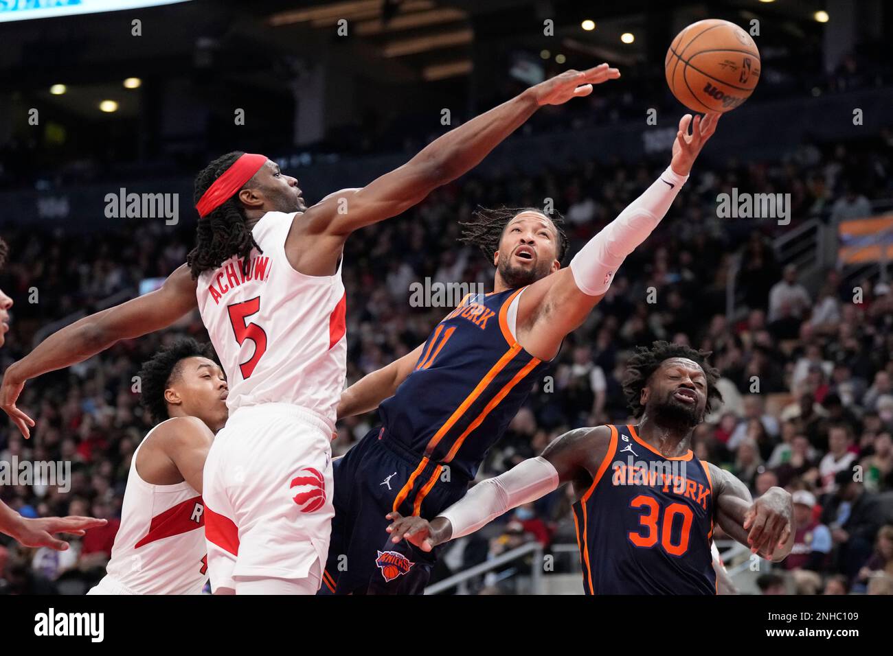 Toronto Raptors forward Precious Achiuwa (5) and New York Knicks guard ...