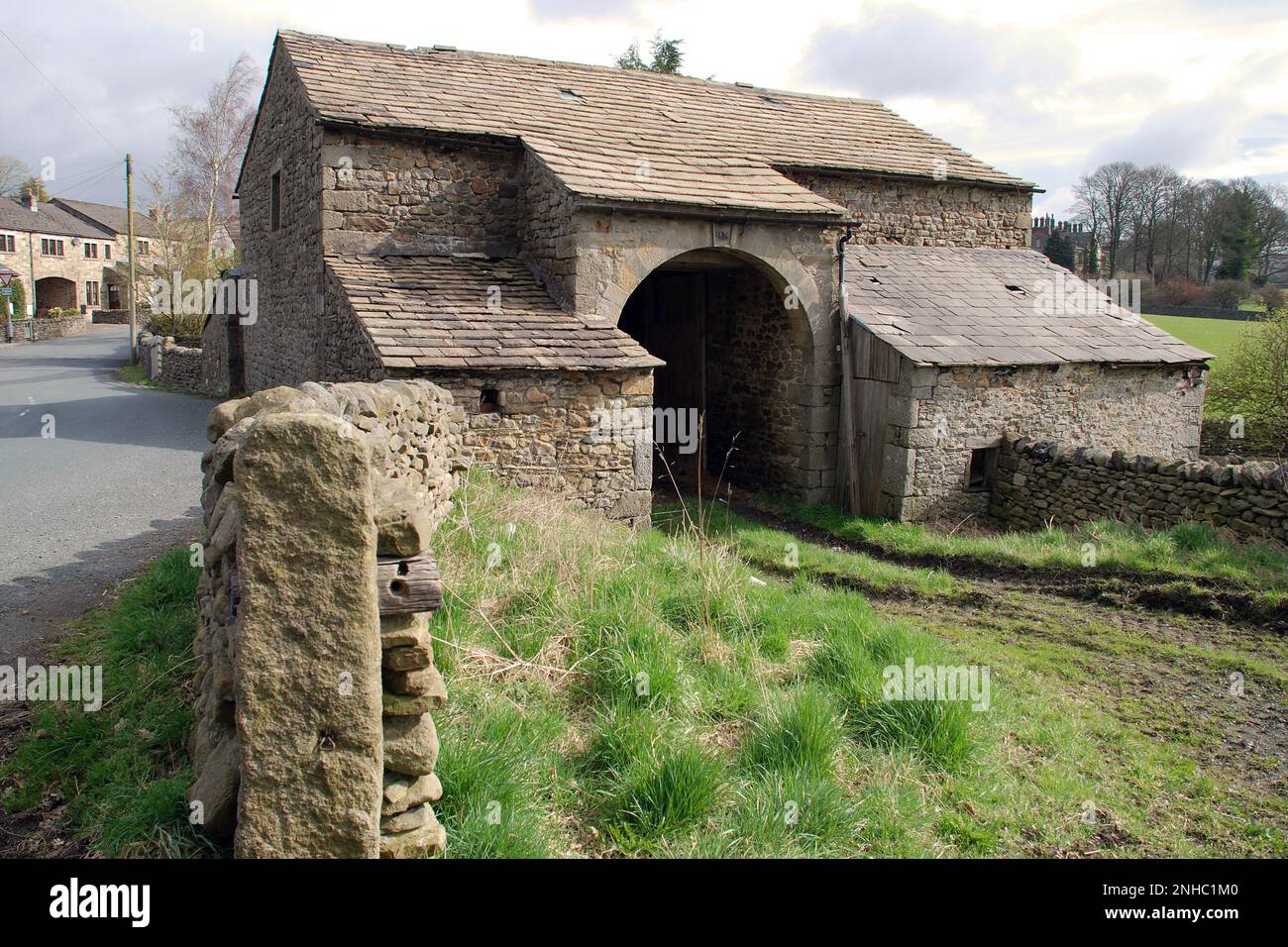 1836 barn long preston large old stone barn station rd hi-res stock ...
