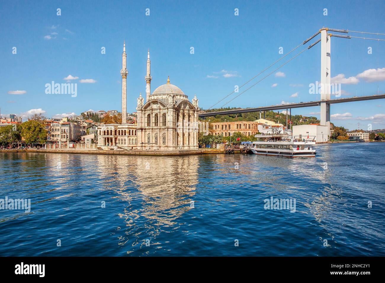Istanbul cityline hi-res stock photography and images - Alamy