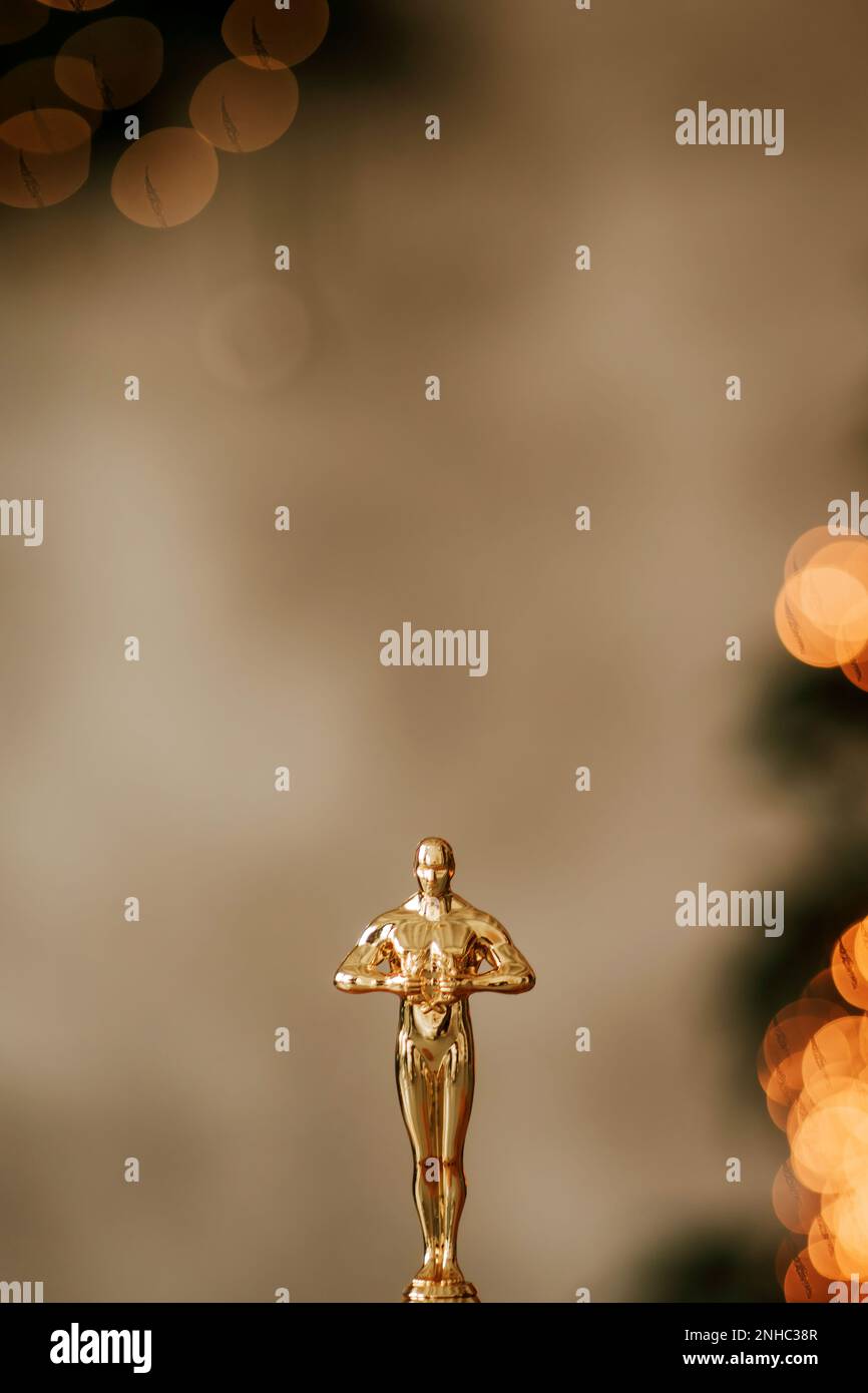Oscar trophy hi-res stock photography and images - Alamy