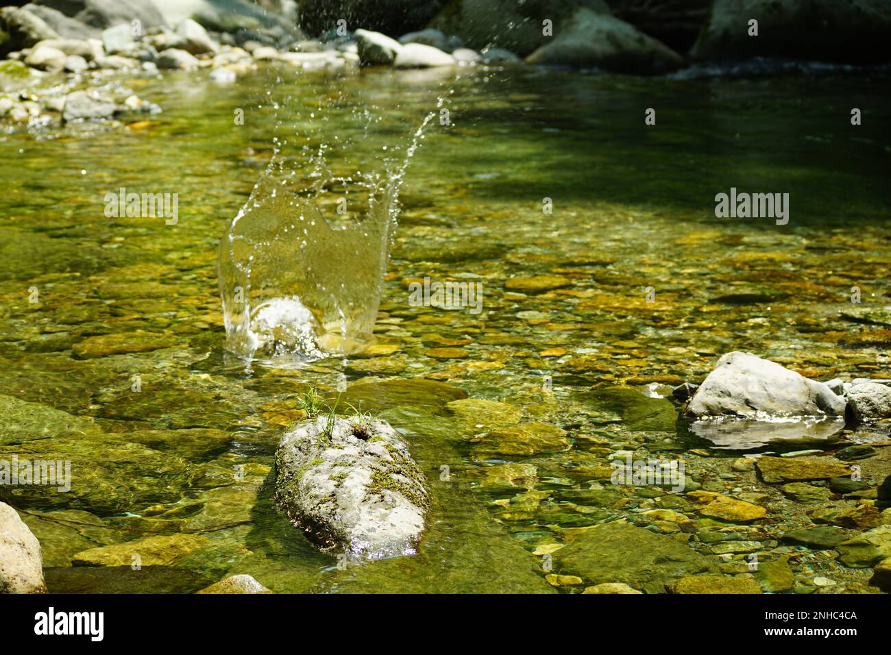 Splash agua hi-res stock photography and images - Alamy