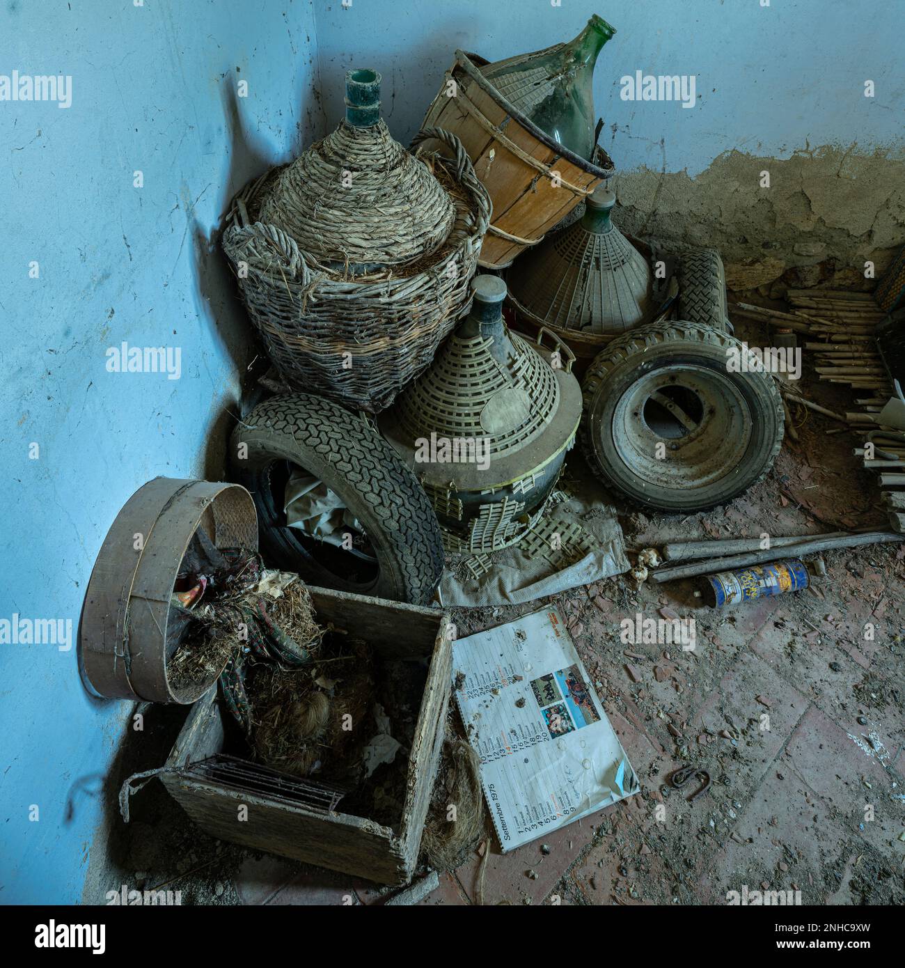 objects in an abandoned house in Tuscany Stock Photo - Alamy