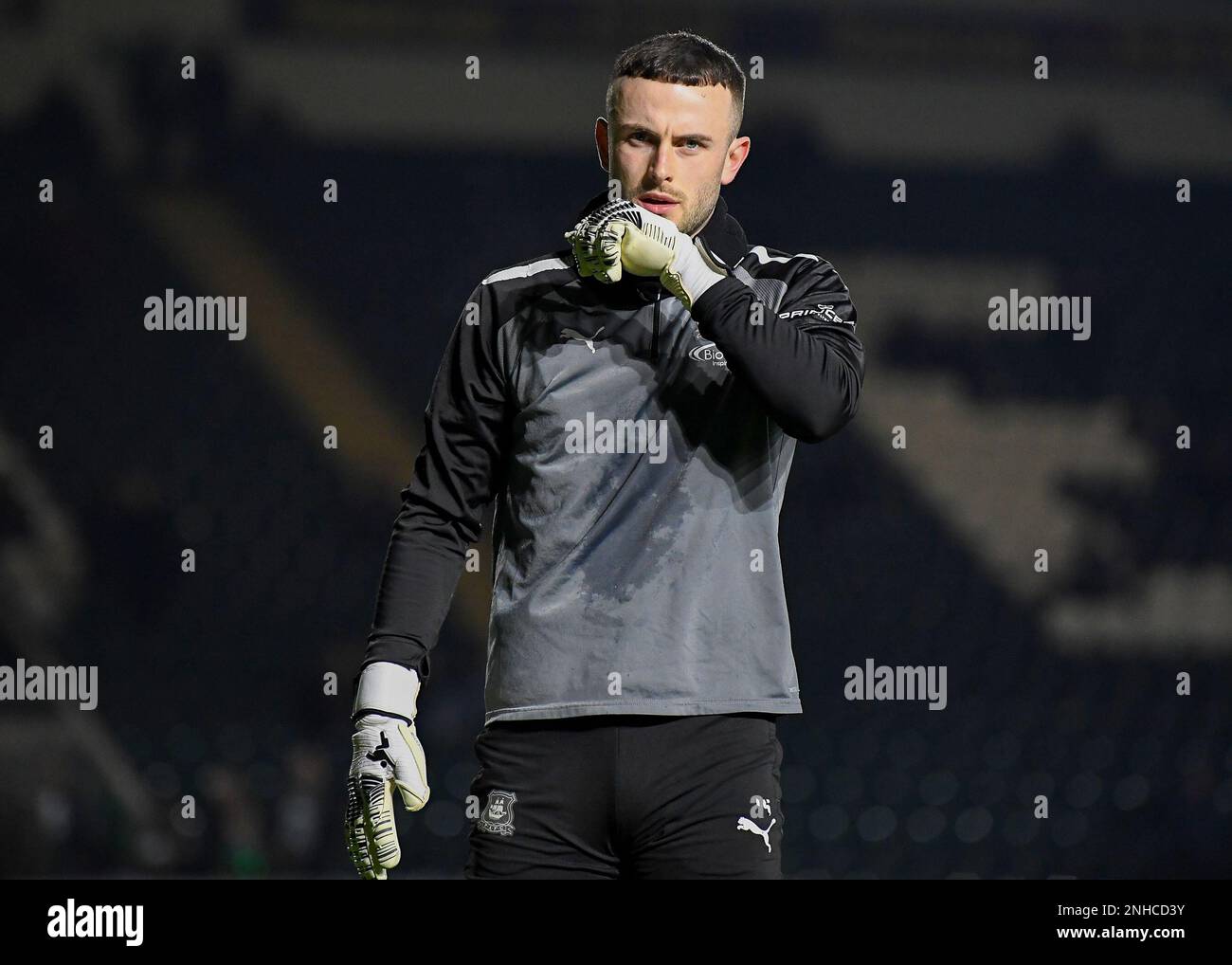 Goalkeeper callum burton hi-res stock photography and images - Alamy