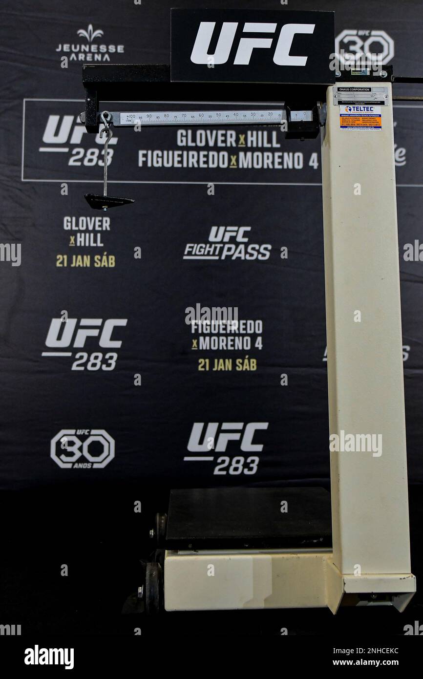 RJ - Rio de Janeiro - 01/20/2023 - UFC 283 OFFICIAL WEIGH-IN - Scales ...